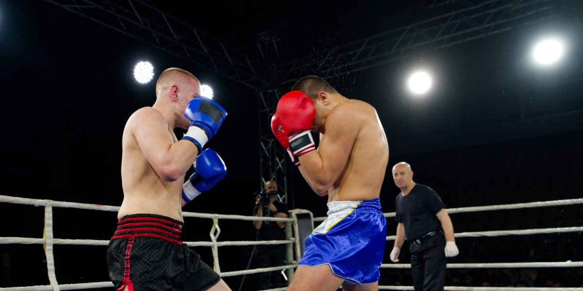 Verdensmester i boksning sagsøger modstander - for vold